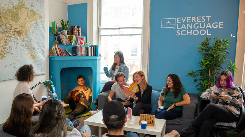 Everest Language School - General English - Dublin - 25 Semanas - SWA ...